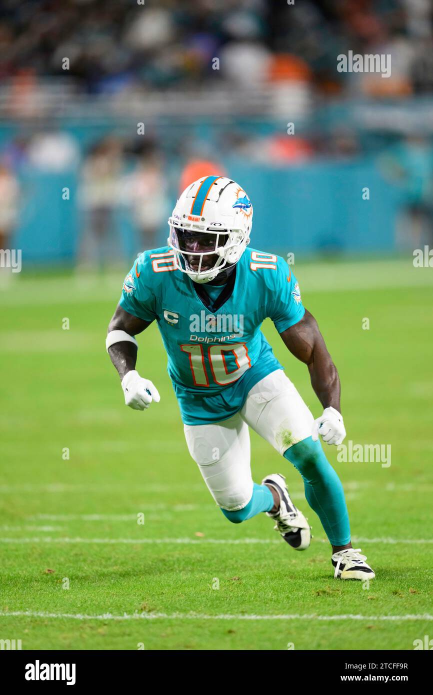 Miami Dolphins wide receiver Tyreek Hill (10) runs a play during an NFL ...