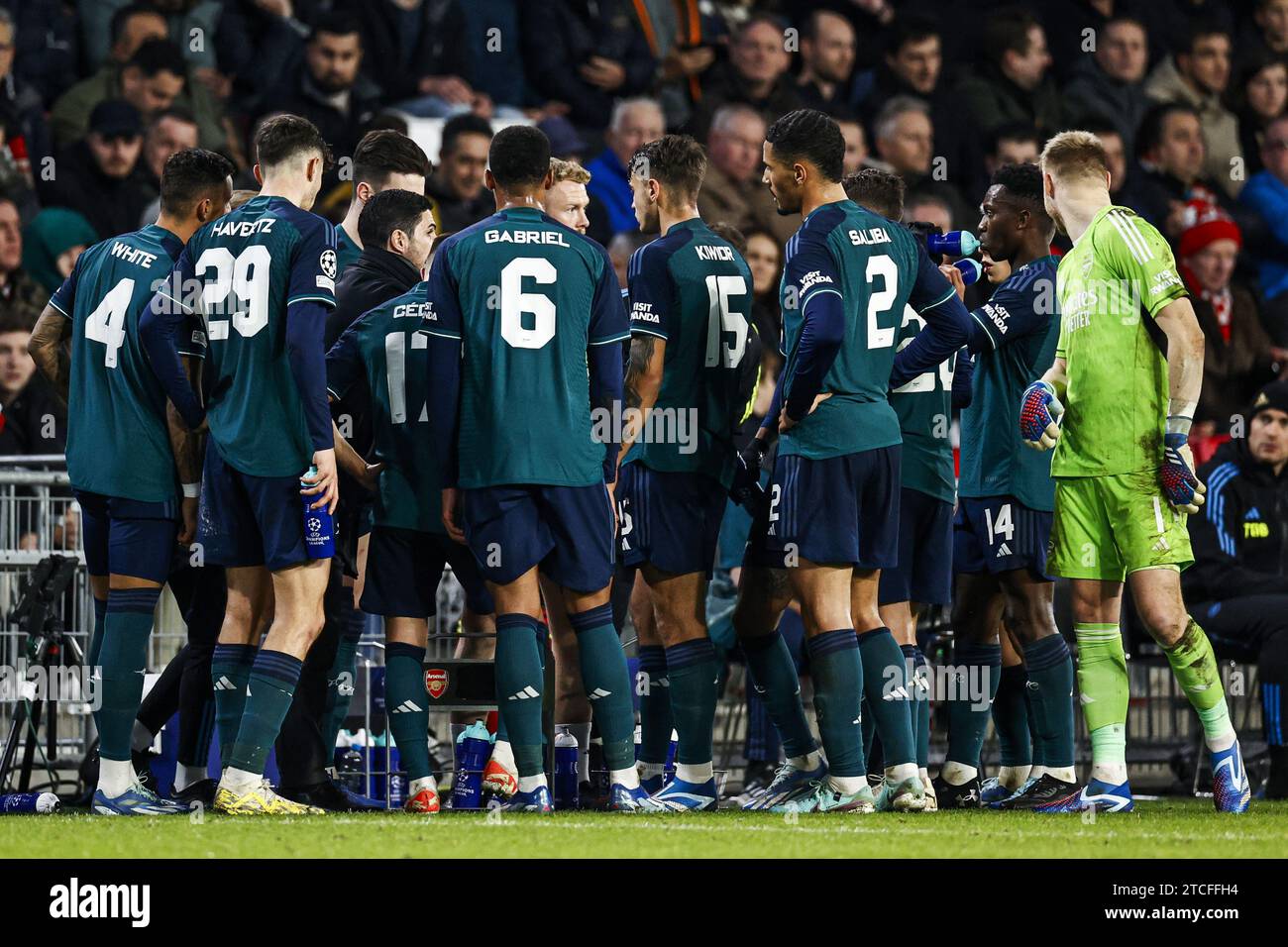 EINDHOVEN - Arsenal players during the UEFA Champions League group B ...