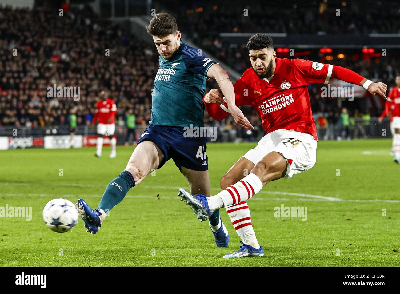 EINDHOVEN - (l-r) Declan Rice of Arsenal FC, Ismael Saibari of PSV ...