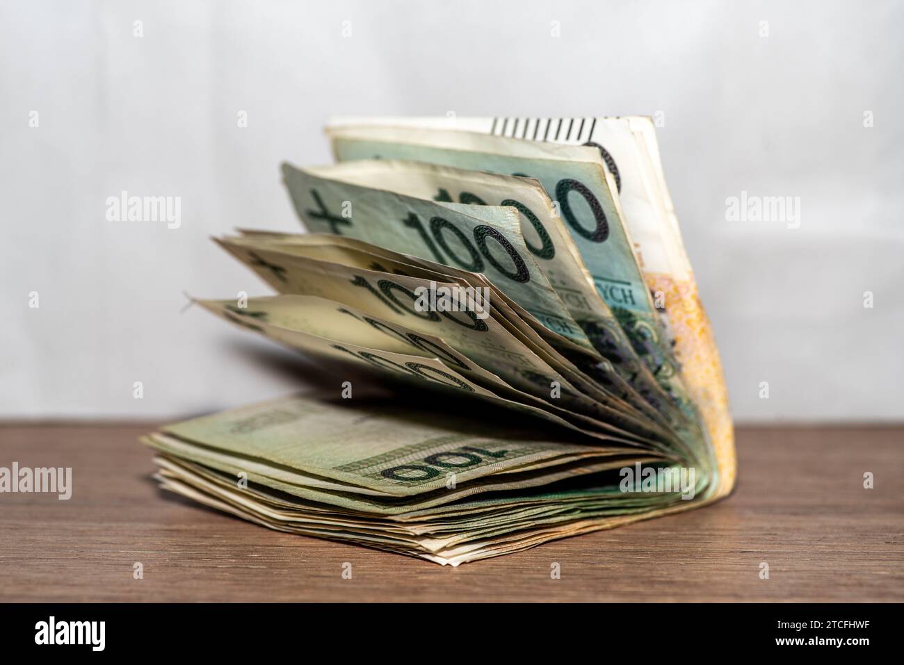 Bank notes black and white hi-res stock photography and images - Alamy