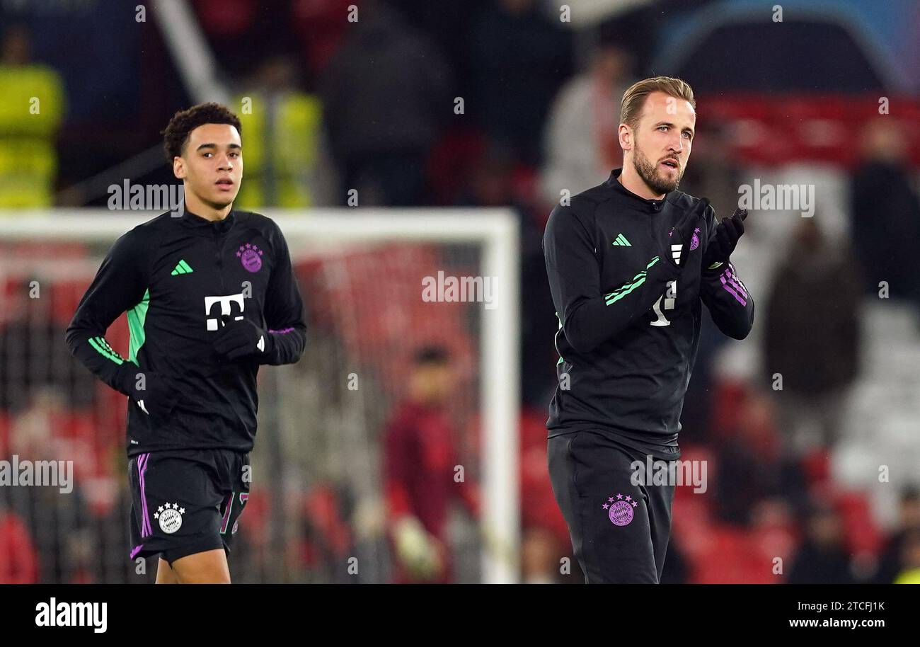Bayern Munich's Harry Kane warms up before the UEFA Champions League ...