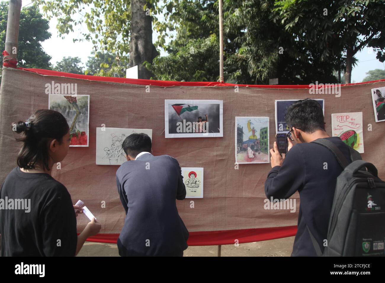 Dhaka Bangladesh 12December 2023, Students of Fine Arts Faculty of ...