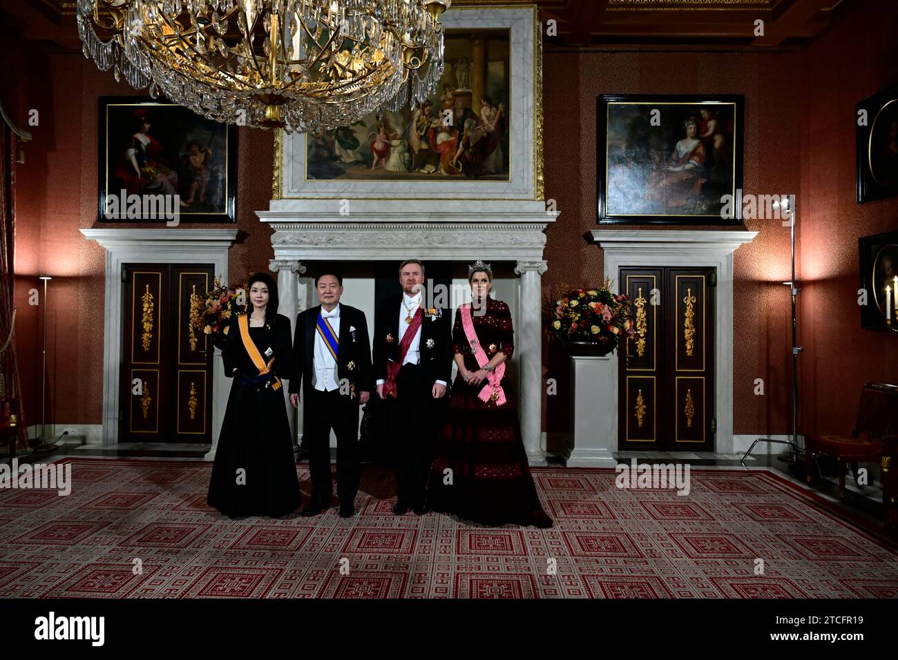 Amsterdam, Niederlande. 12th Dec, 2023. King Willem-Alexander and Queen ...
