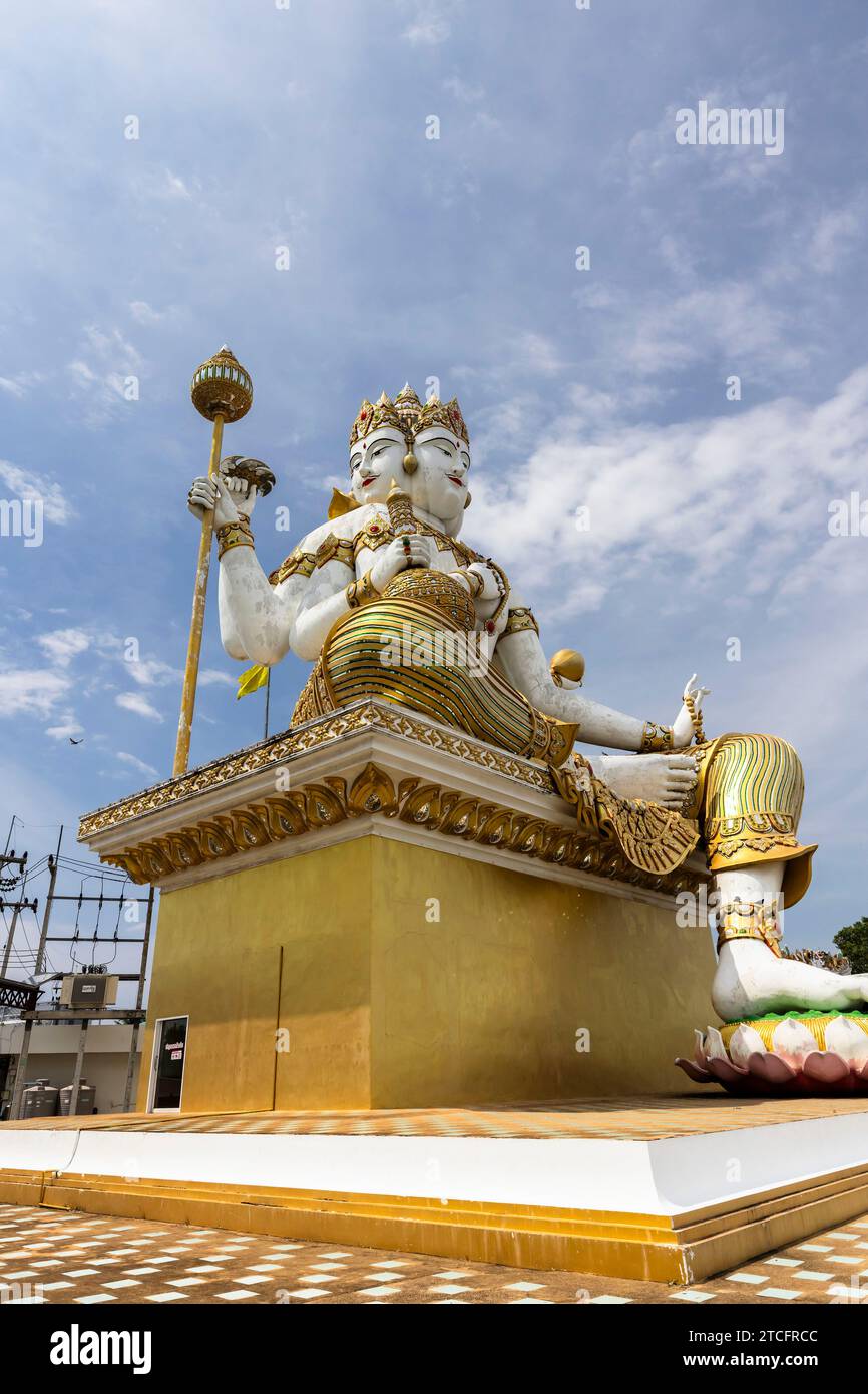 Wat Saman Rattanaram, giant statue of Hindu God Brahma, Chachoengsao ...