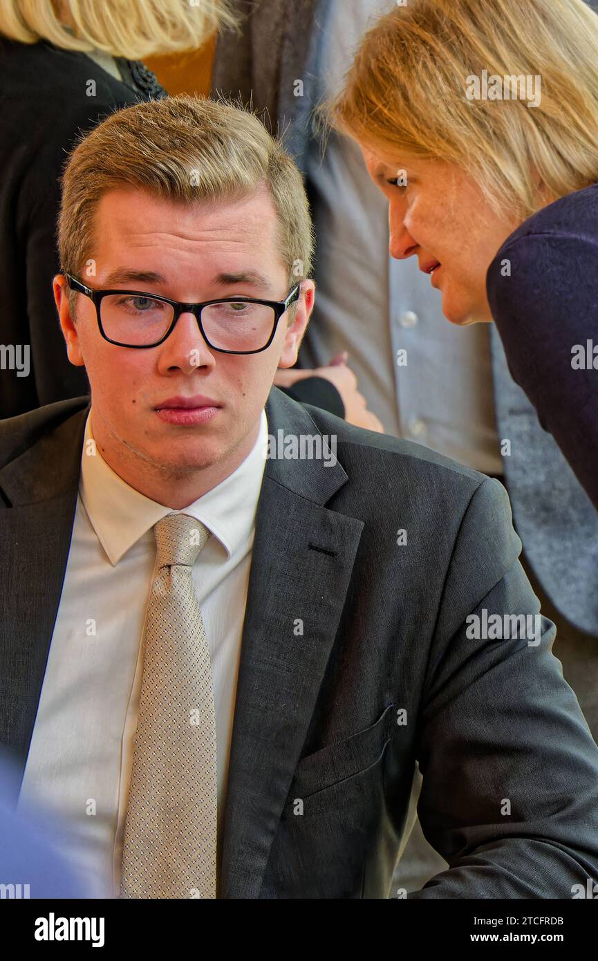 Daniel Halemba mit Katrin Ebner-Steiner , beide AfD Fraktion. 7.Sitzung ...