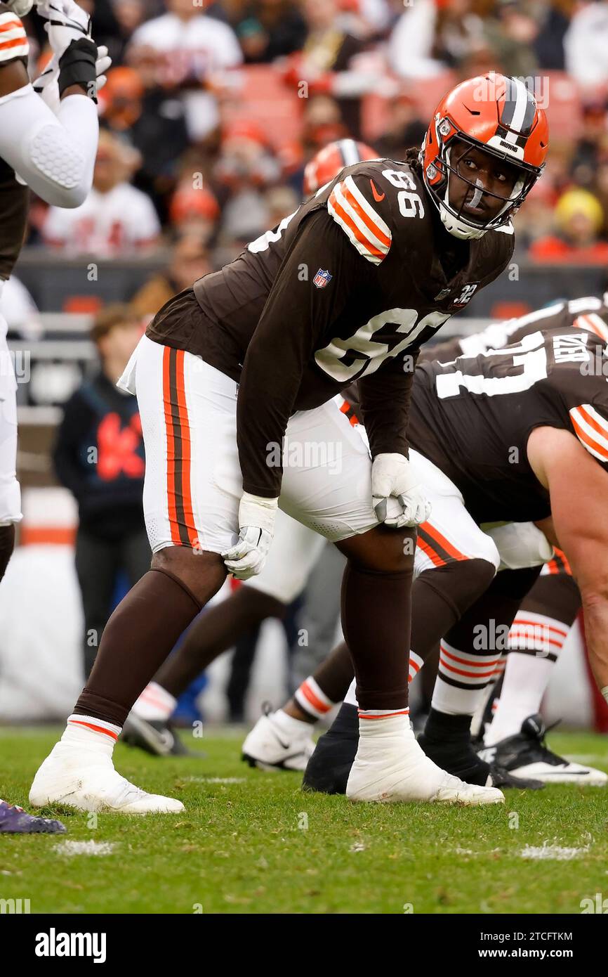 Cleveland Browns offensive tackle James Hudson III (66) lines up for a ...
