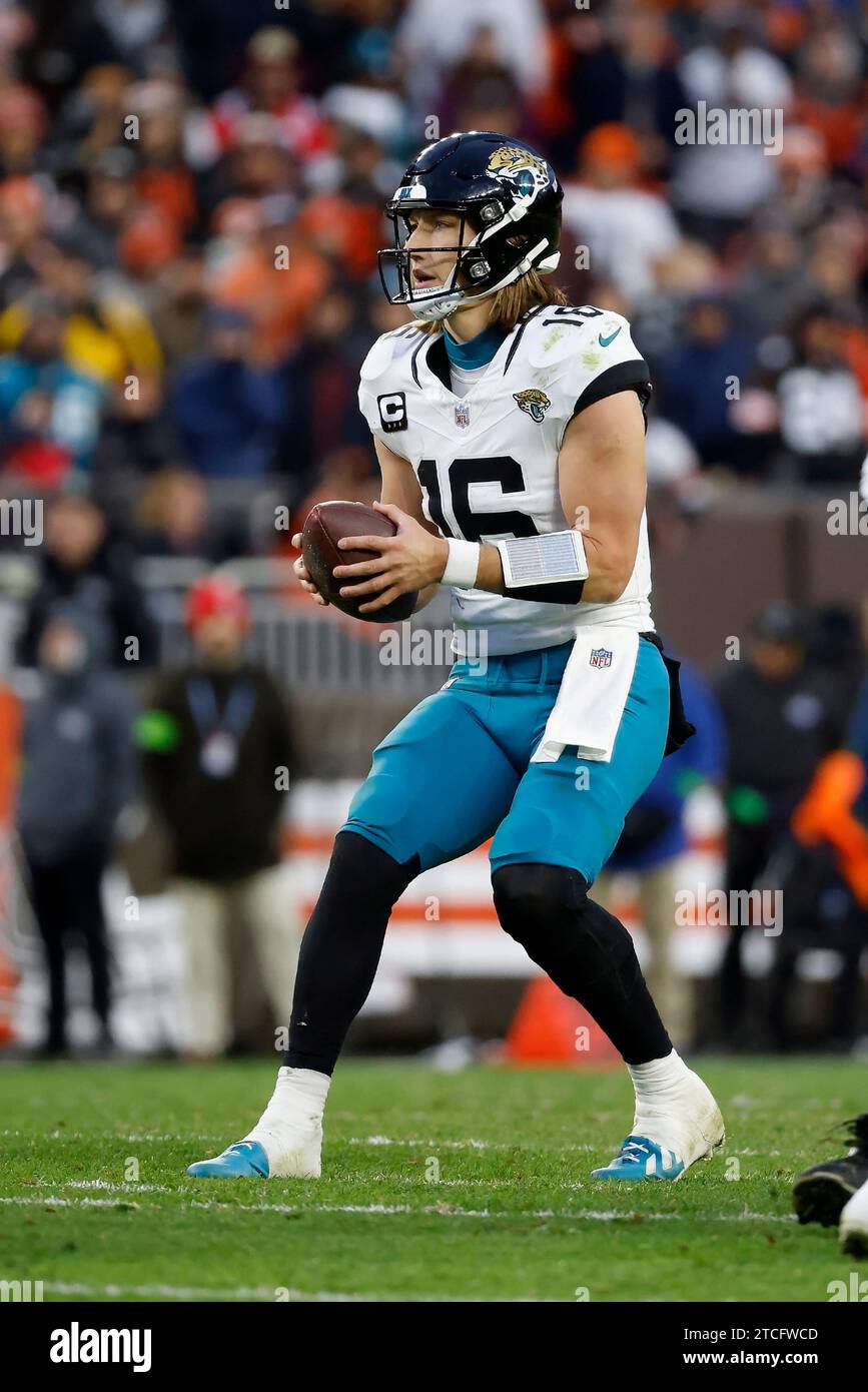 Jacksonville Jaguars quarterback Trevor Lawrence (16) looks to throw ...
