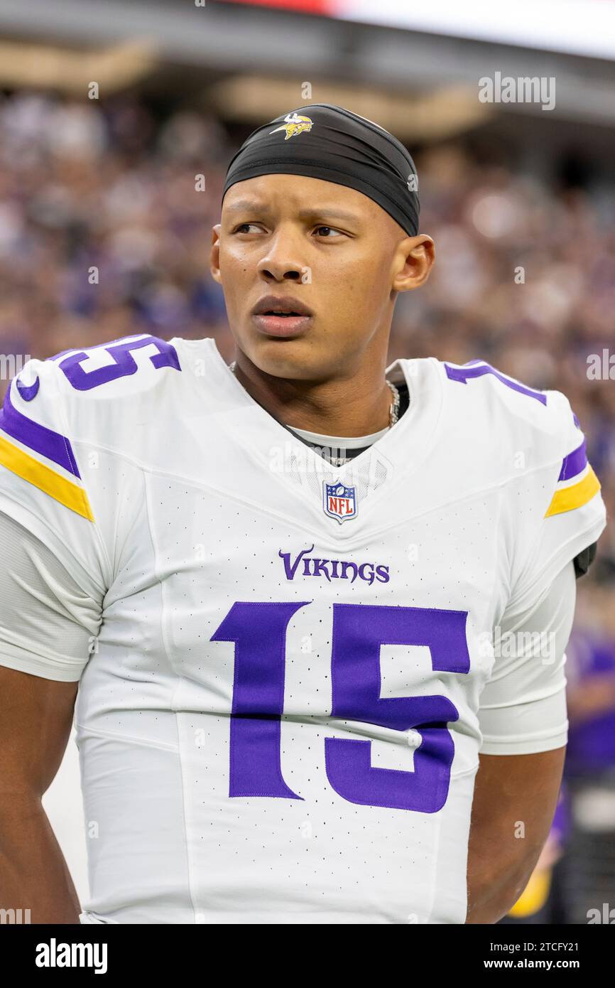 Minnesota Vikings quarterback Joshua Dobbs (15) stands for the National ...