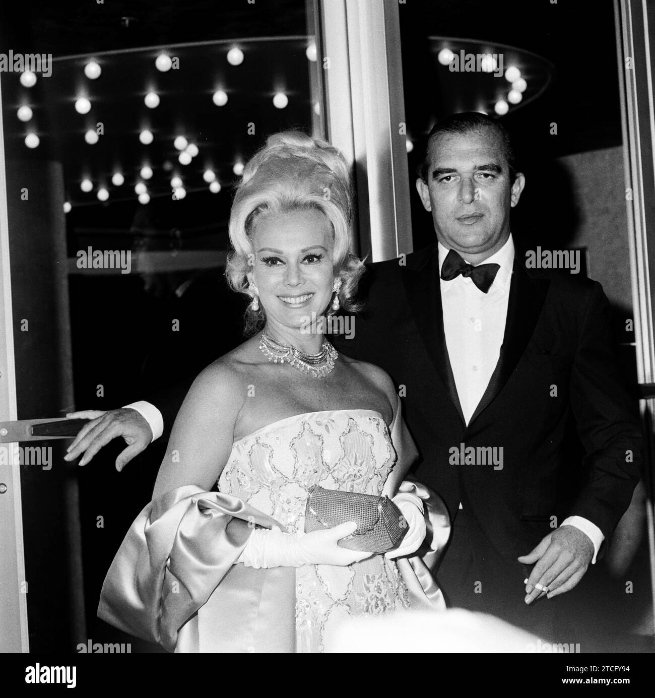 Eva gabor Black and White Stock Photos & Images - Alamy
