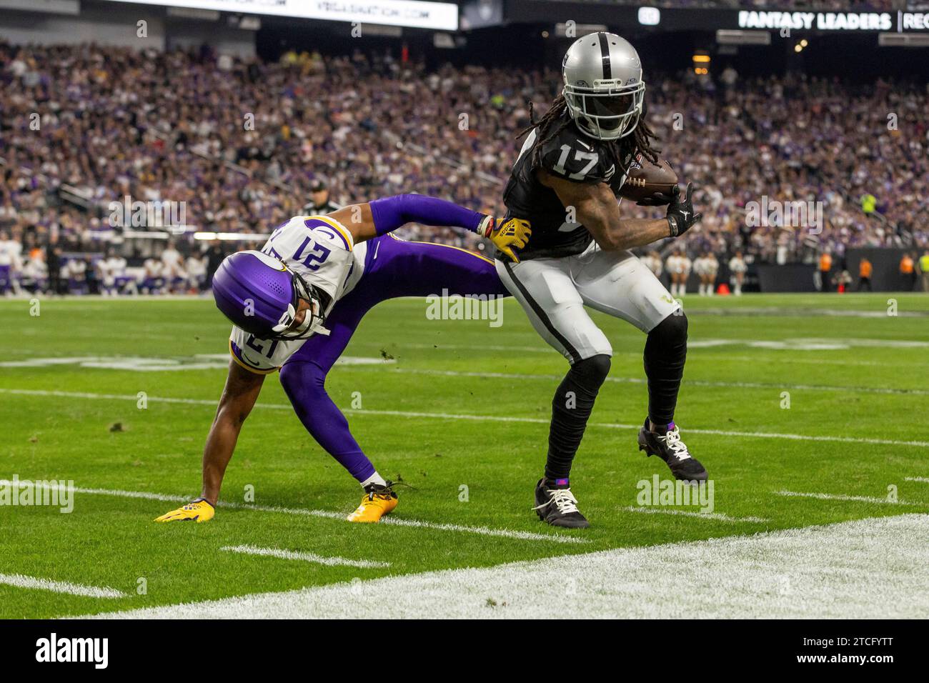 Las Vegas Raiders wide receiver Davante Adams (17) catches a pass ...