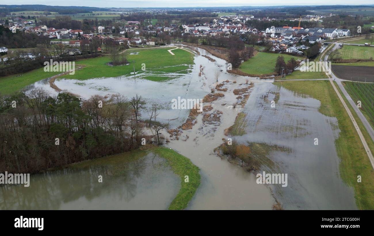 Hochwasseralarm in weiten Teilen von Bayerns. Dauerregen und Schneeschmelze haben vielerorts die ...