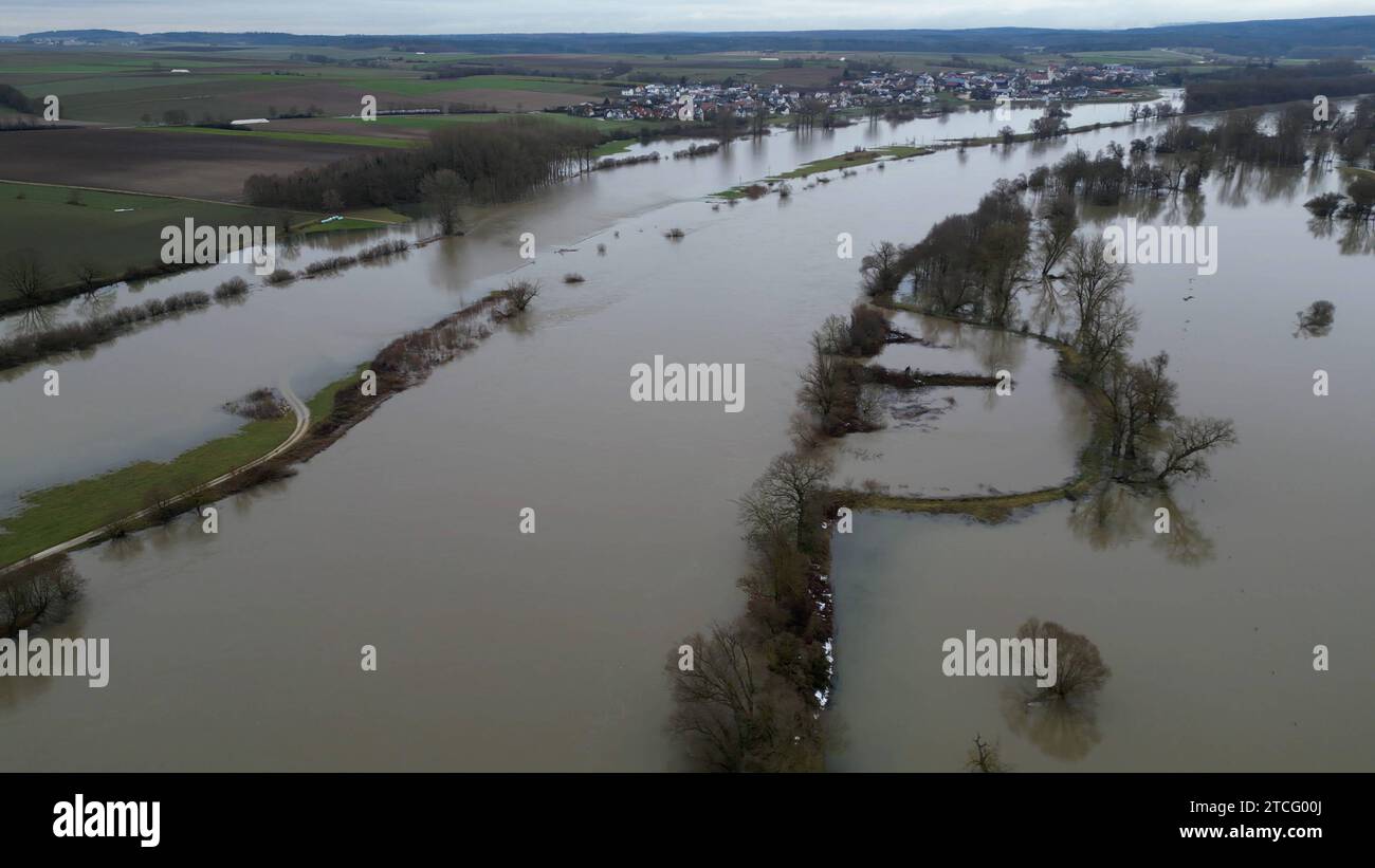 Hochwasseralarm in weiten Teilen von Bayerns. Dauerregen und Schneeschmelze haben vielerorts die ...