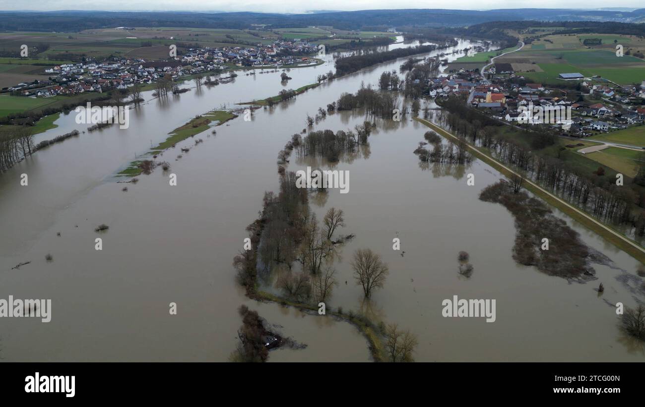 Hochwasseralarm in weiten Teilen von Bayerns. Dauerregen und Schneeschmelze haben vielerorts die ...