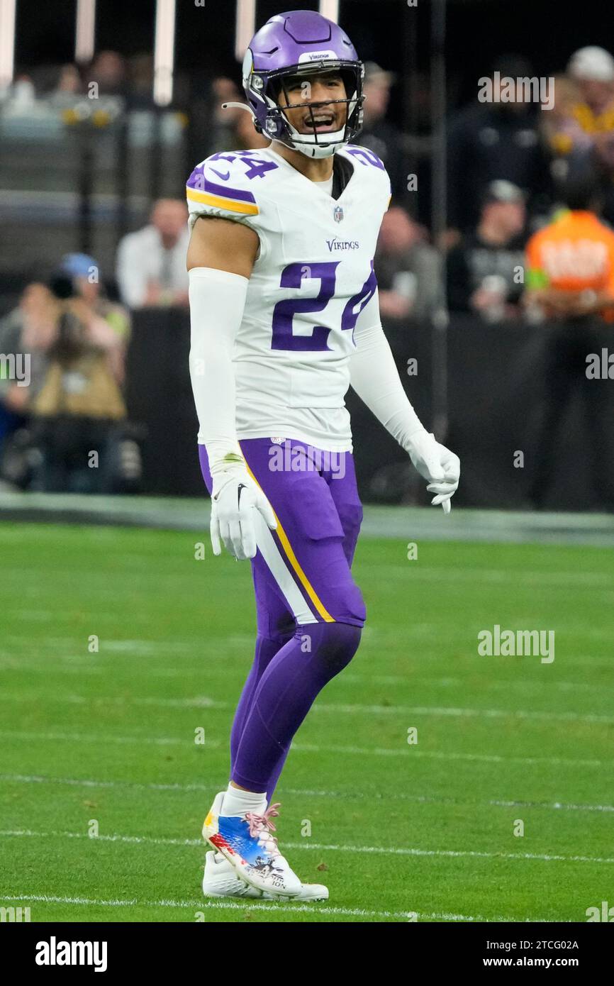 Minnesota Vikings safety Camryn Bynum (24) lines up against the Las ...