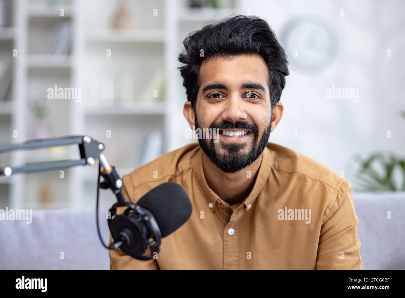 Stand up interview hi-res stock photography and images - Alamy