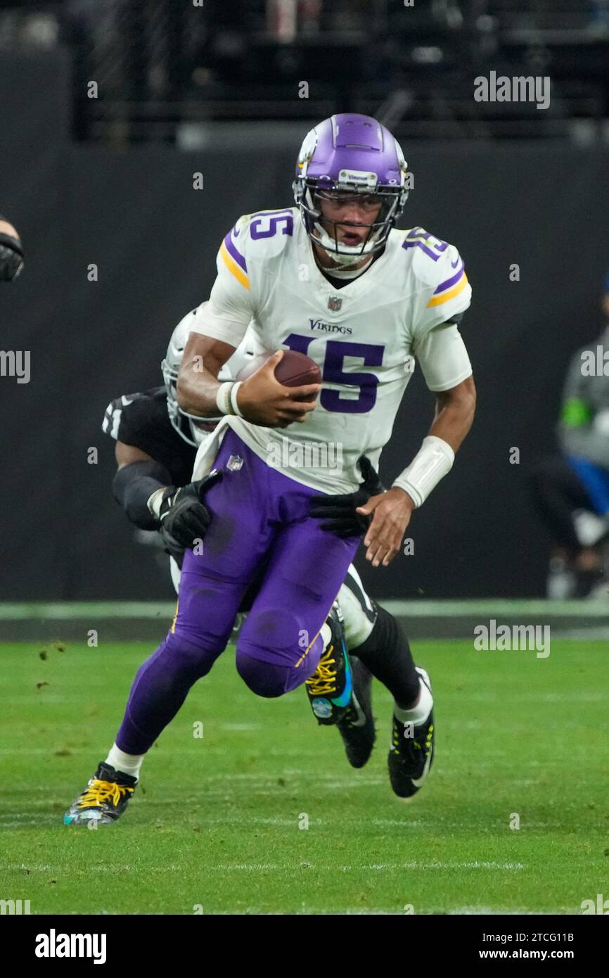 Minnesota Vikings quarterback Joshua Dobbs (15) runs the ball against ...