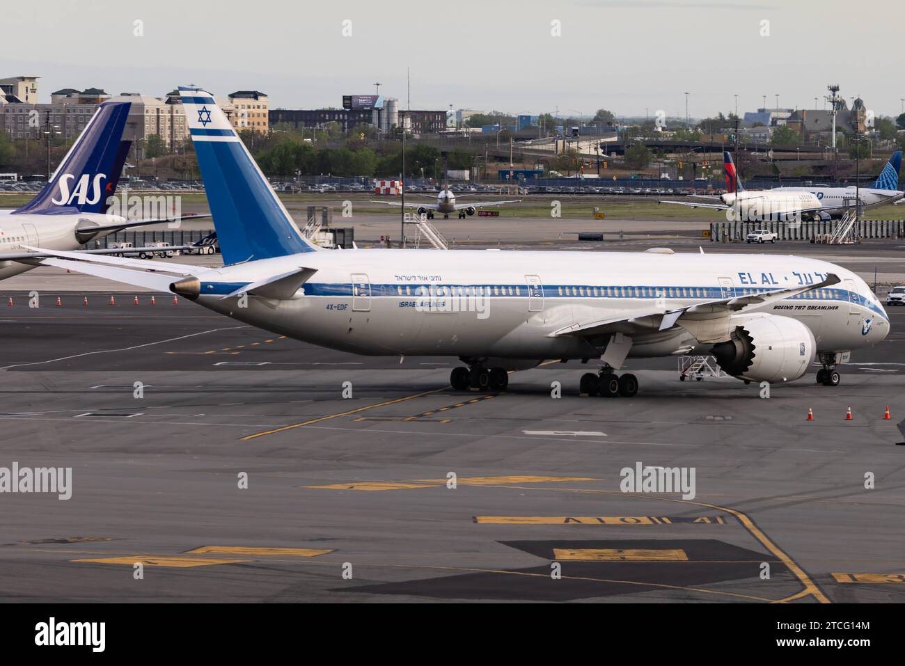 Die Boeing 787-9 Dreamliner B789 mit der Sonderlackierung Retro Livery ...