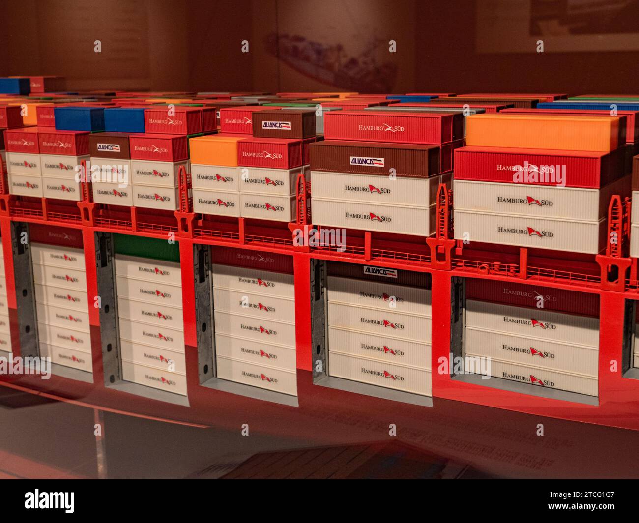 Cutaway model of a container ship the International Maritime Museum in ...