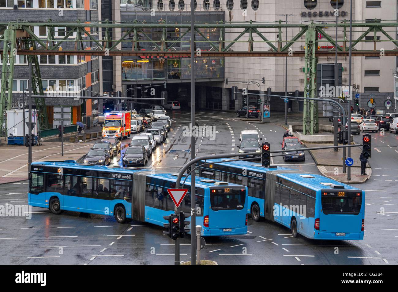 WSW-Busse am Zentralen Busbahnhof, Busse der WSW, am Hauptbahnhof ...