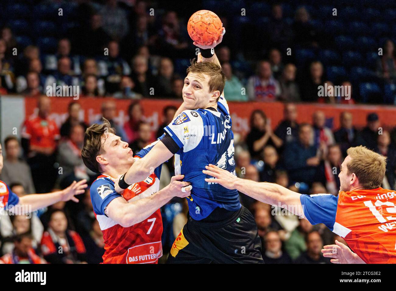 Hamburg, Deutschland. 12th Dec, 2023. Leif Tissier (Handball Sport ...