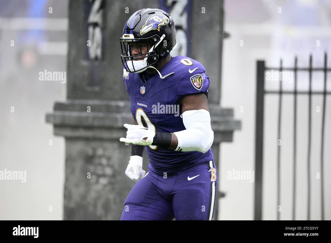 Baltimore Ravens linebacker Roquan Smith (0) takes to the field before ...