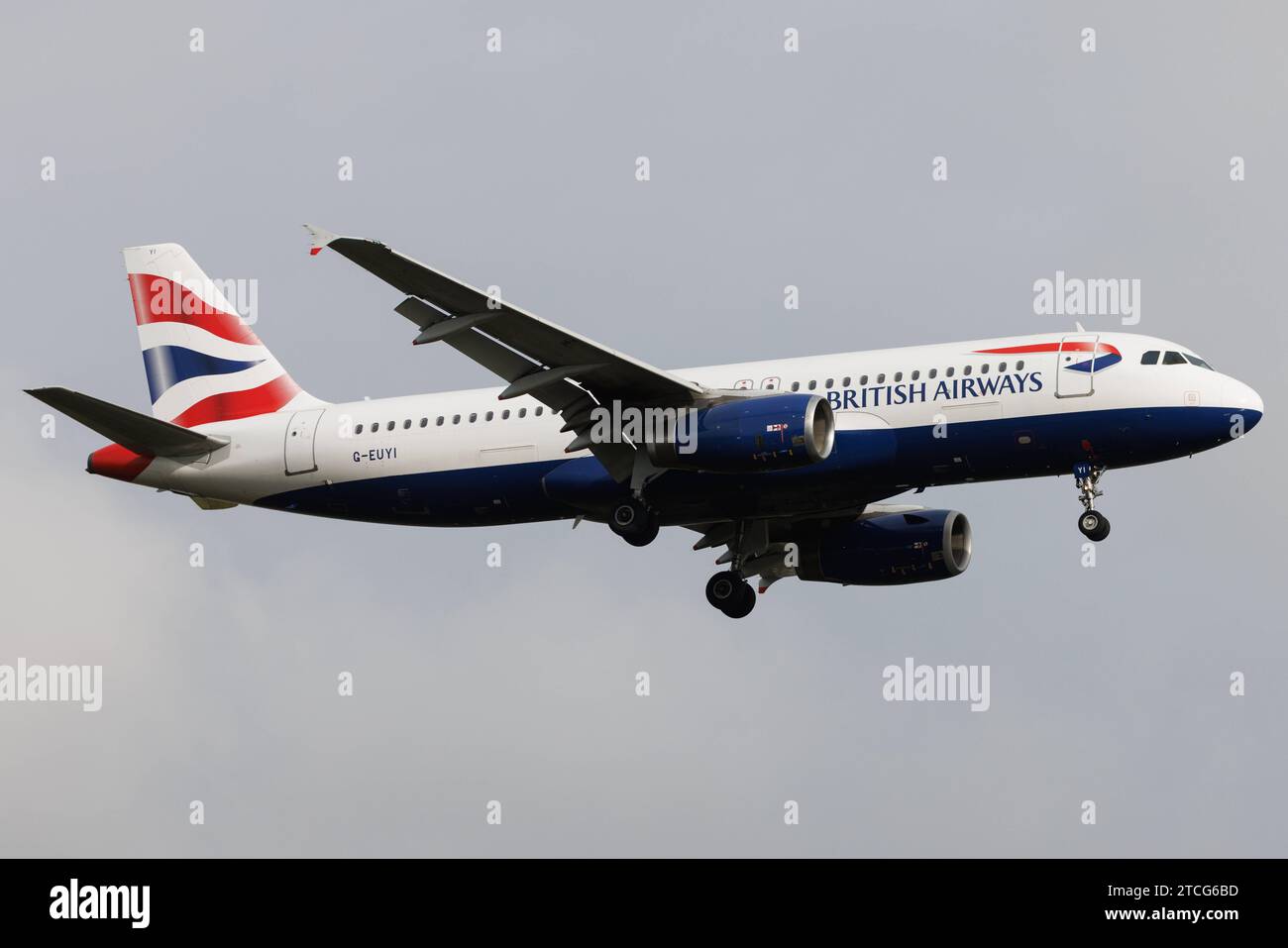 Der Airbus A320-232 A320 der Fluglinie British Airways BA / BAW mit der ...