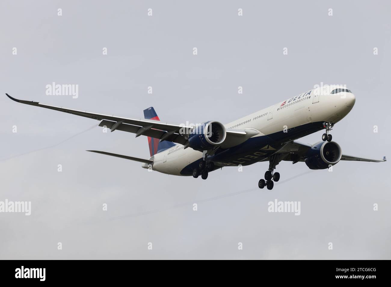 Delta airport 1990 hi-res stock photography and images - Alamy
