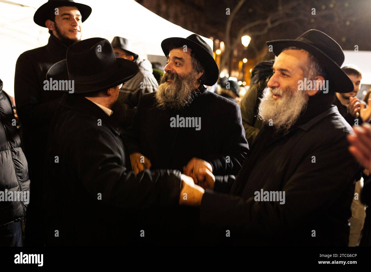 Jewish men dancing hi-res stock photography and images - Alamy