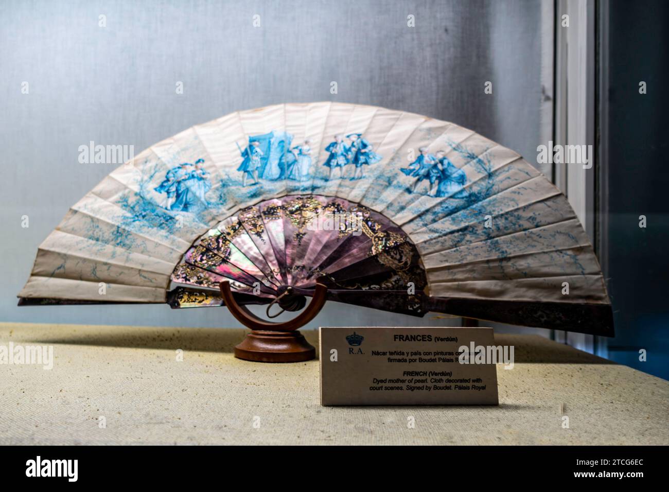 Elegant fan hi-res stock photography and images - Alamy