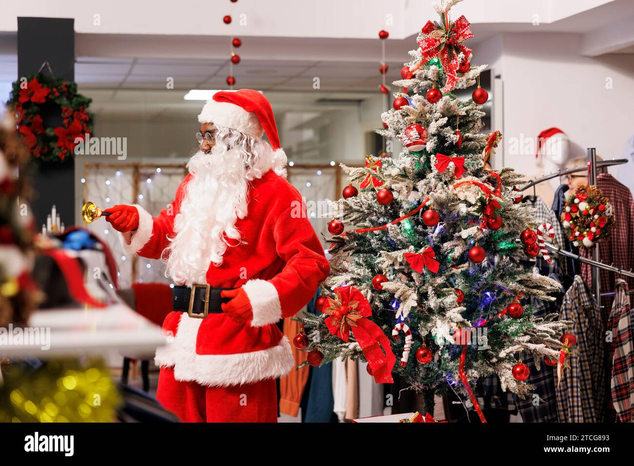 African santa mall hi-res stock photography and images - Alamy