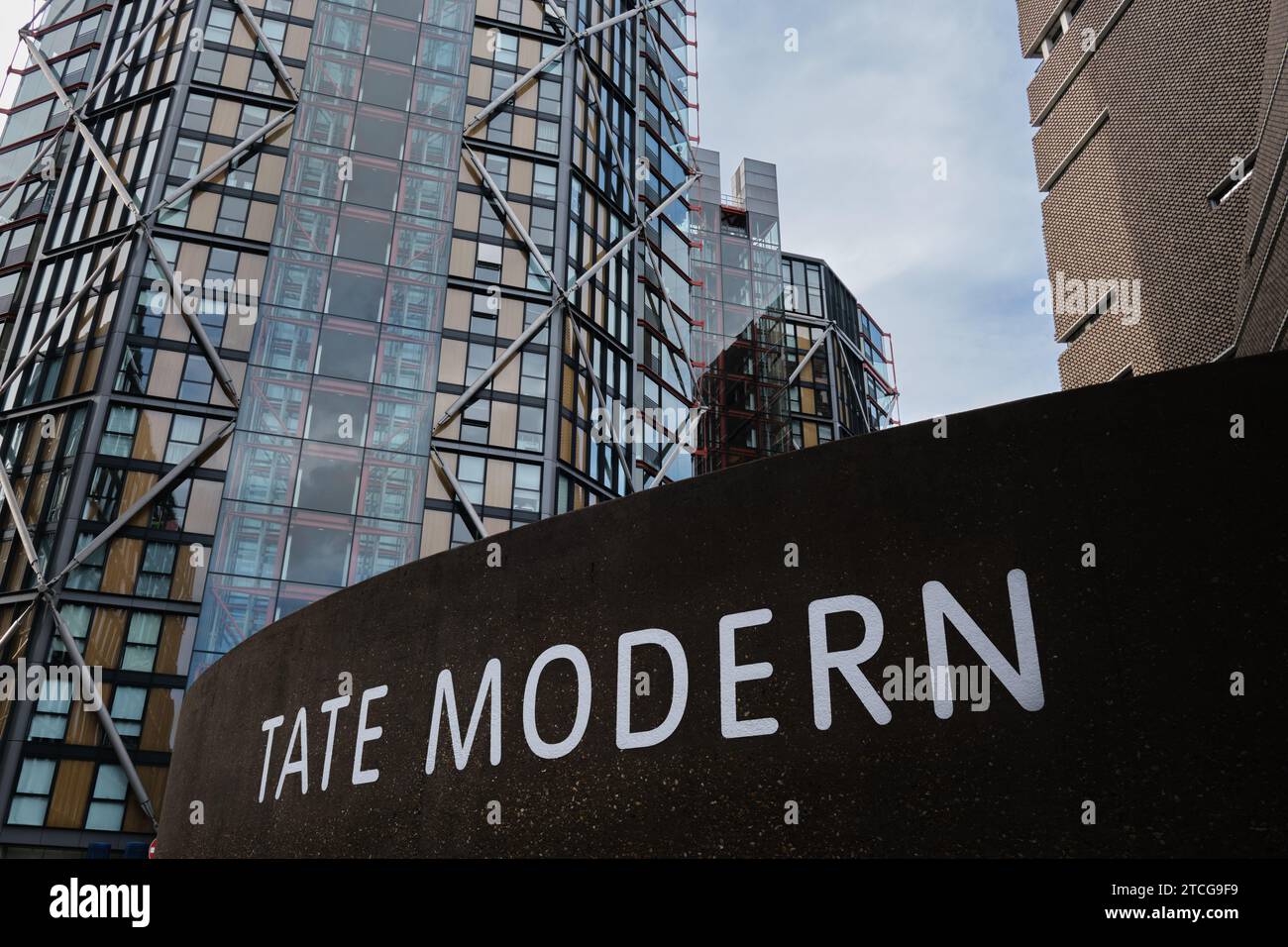 Tate Modern entrance sign in Bankside, London. Britain's national ...
