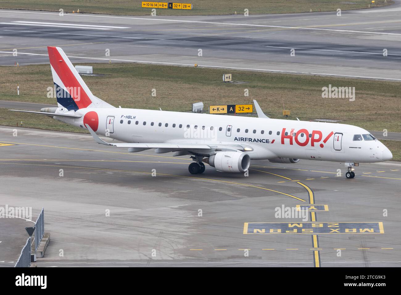 Die Embraer E190STD E190 der Fluglinie Air France AF / AFR, Betreiber ...