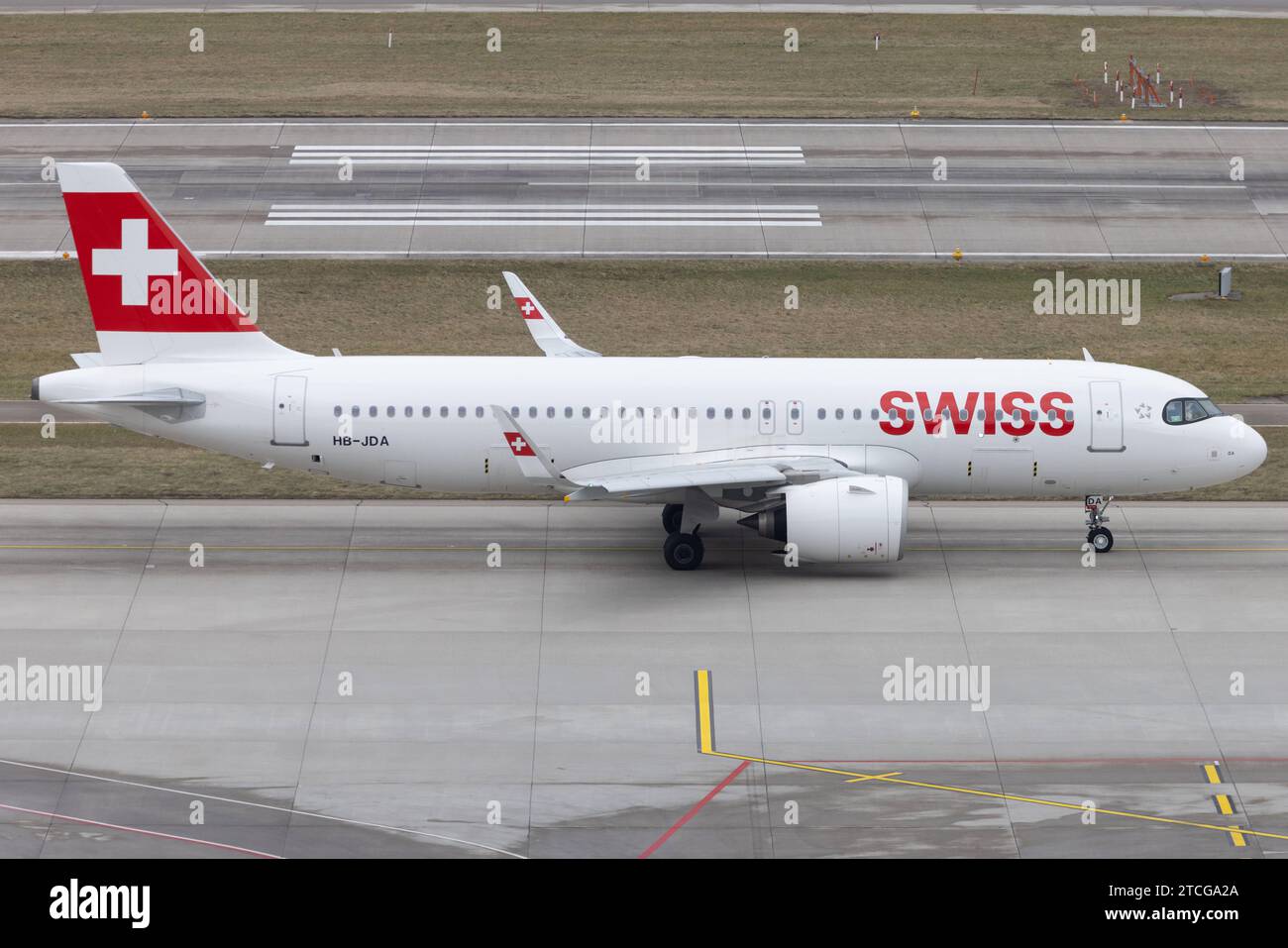 Der Airbus A320-271N A20N der Fluglinie Swiss LX / SWR mit der ...