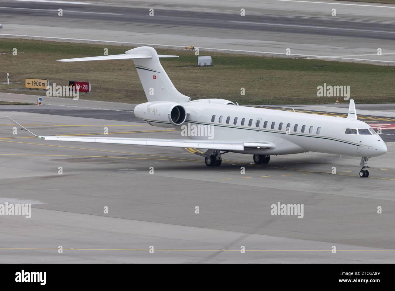 Global 7500 hi-res stock photography and images - Alamy