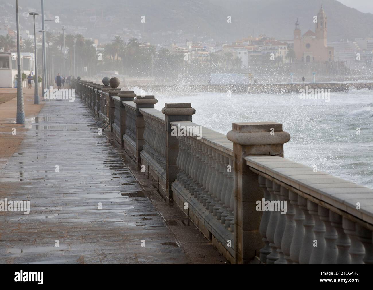 Sea promenade and rough seas, danger and safety Stock Photo - Alamy