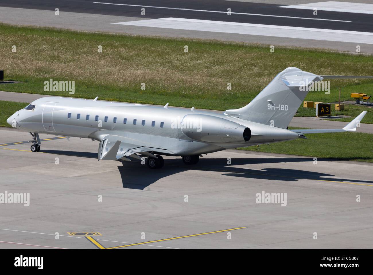 Elitavia malta hi-res stock photography and images - Alamy