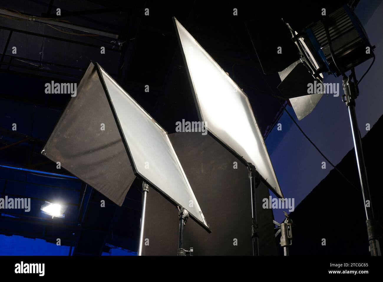 Film equipment lights hi-res stock photography and images - Alamy