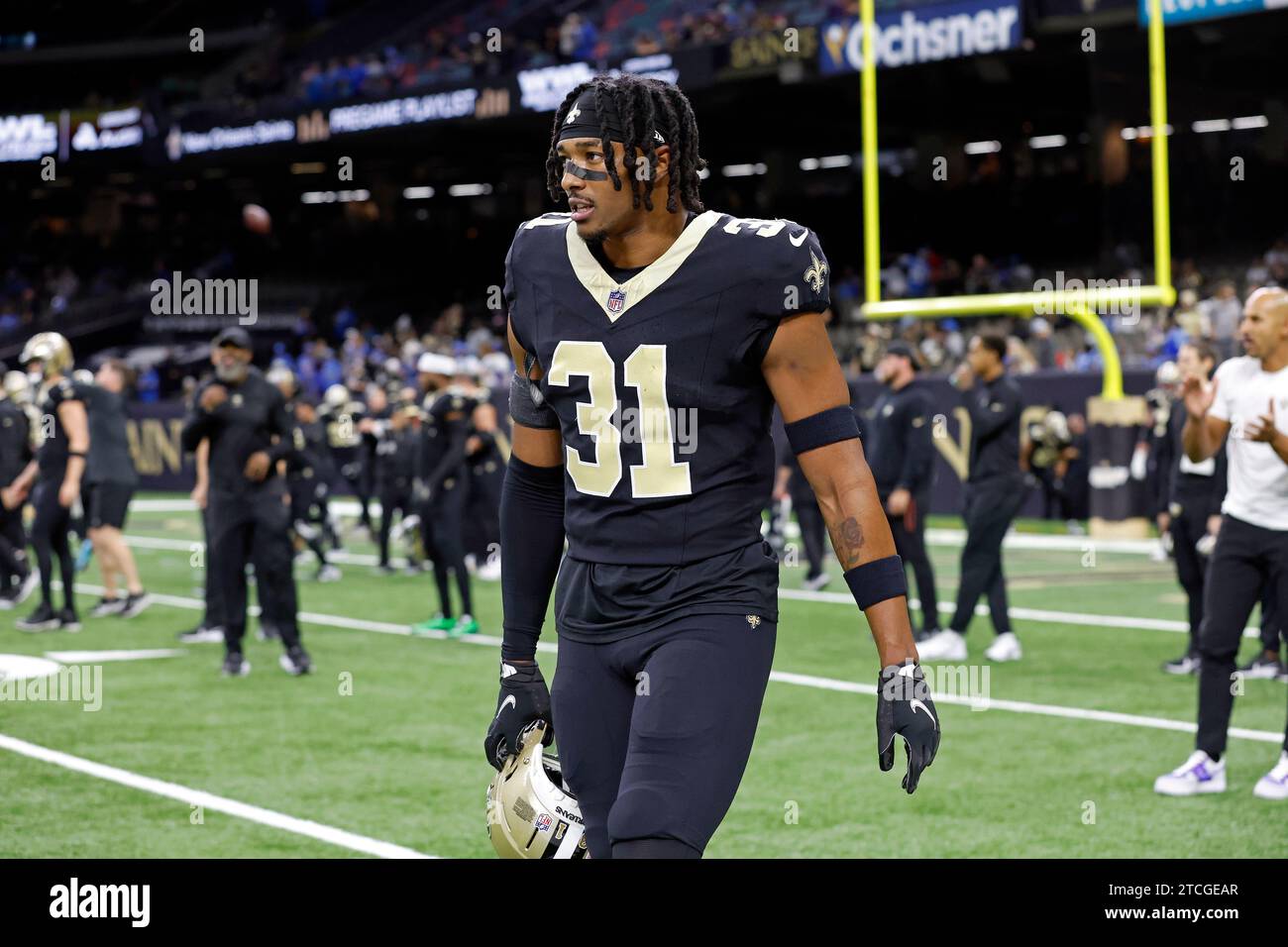 New Orleans Saints safety Jordan Howden (31) warms up before an NFL ...