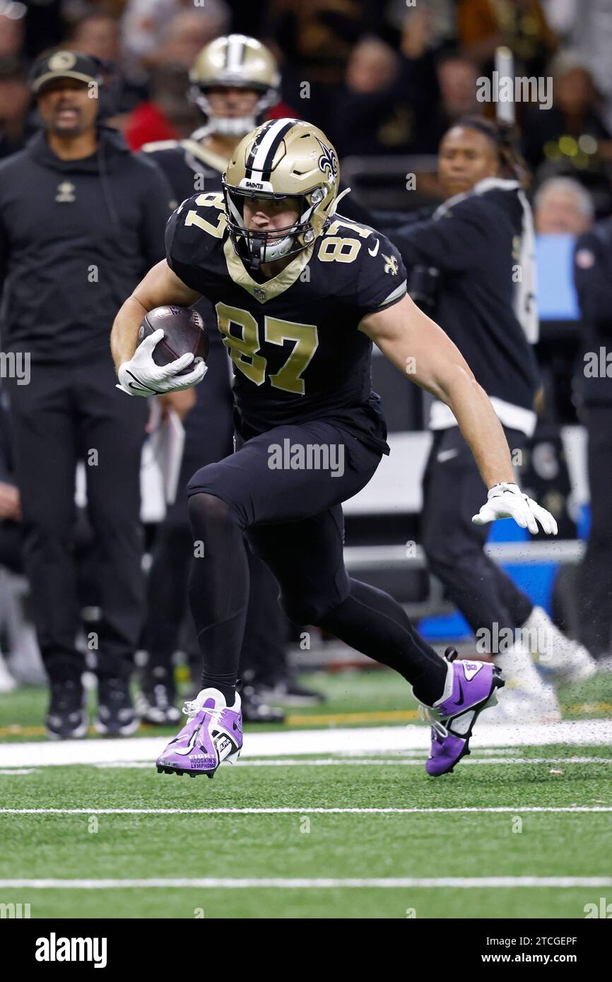 New Orleans Saints tight end Foster Moreau (87) during an NFL football ...