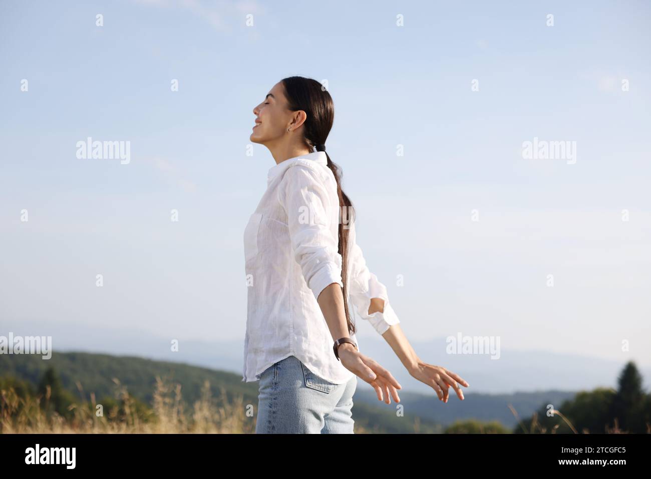 Feeling freedom happy woman hi-res stock photography and images - Alamy