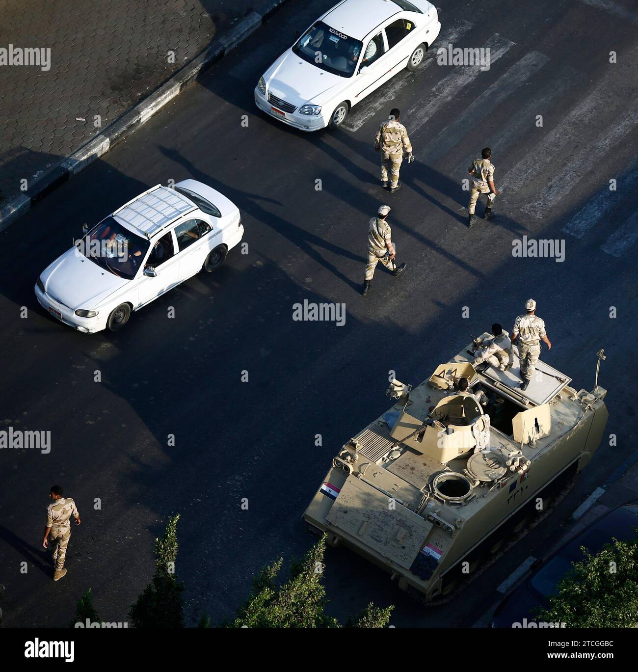 Tanks movement hi-res stock photography and images - Alamy