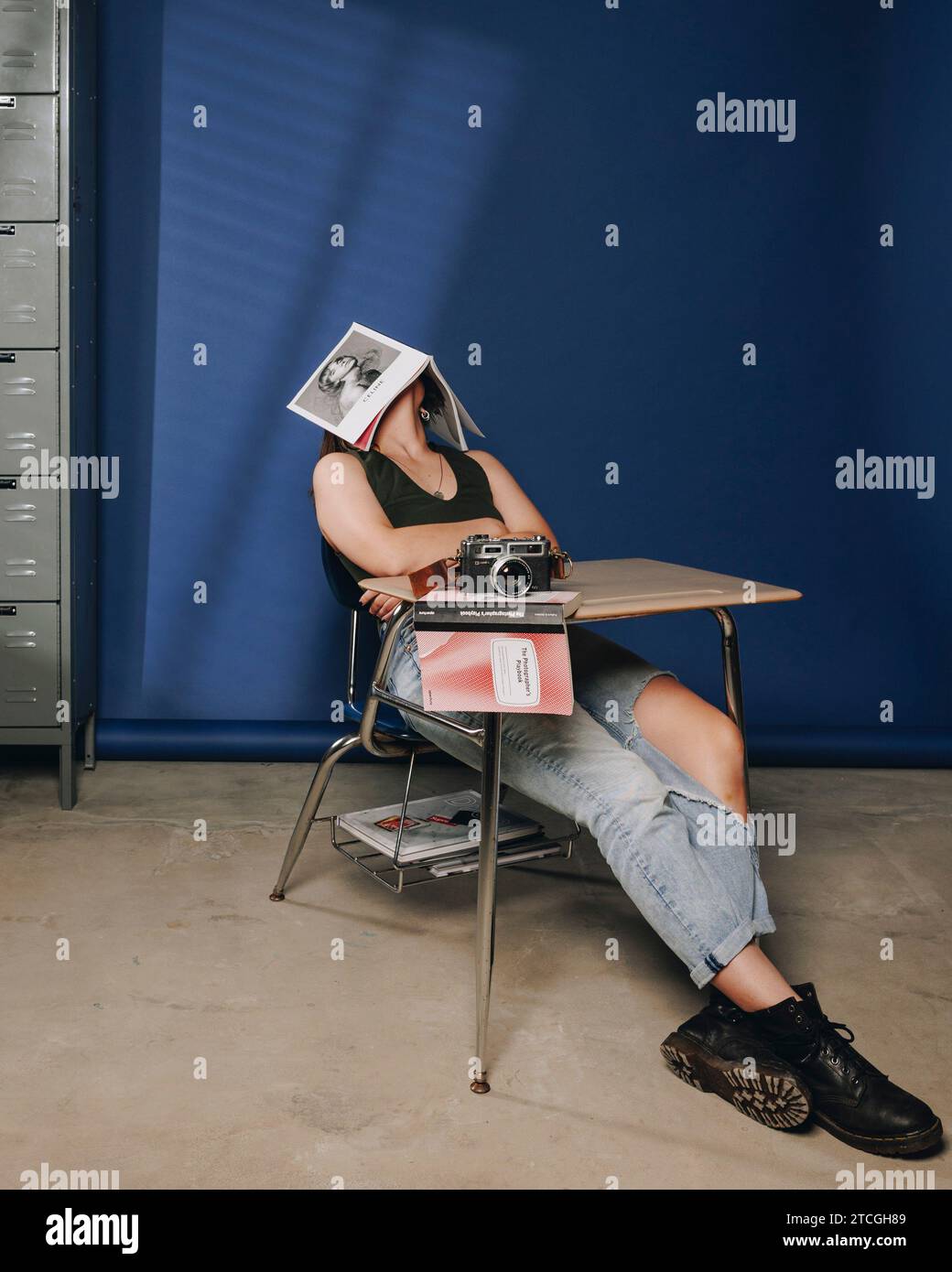 At school desk hi-res stock photography and images - Alamy