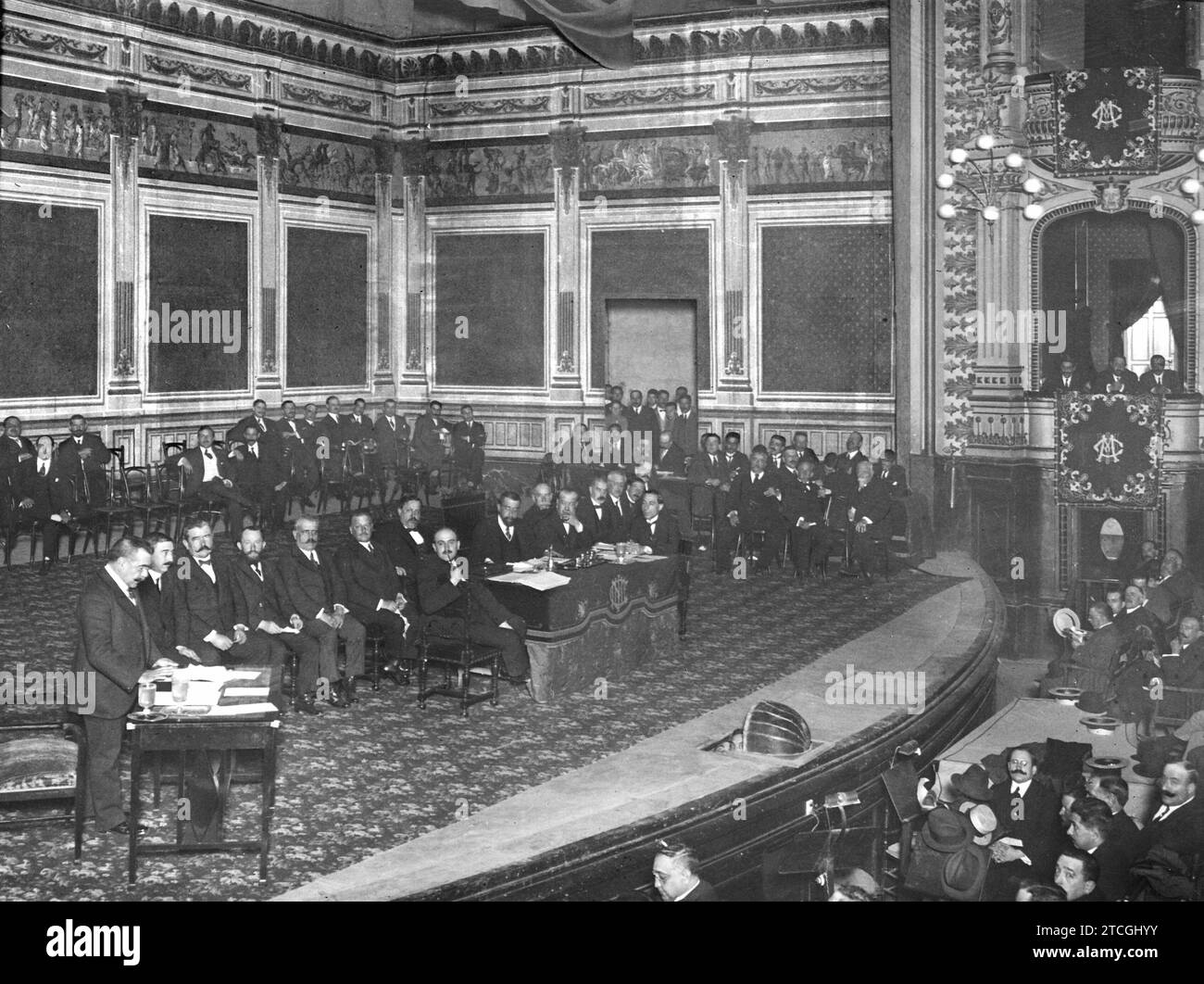 Circle of the mercantile union Black and White Stock Photos & Images ...