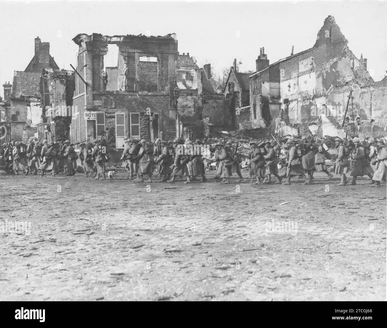 Ruins remain Black and White Stock Photos & Images - Alamy