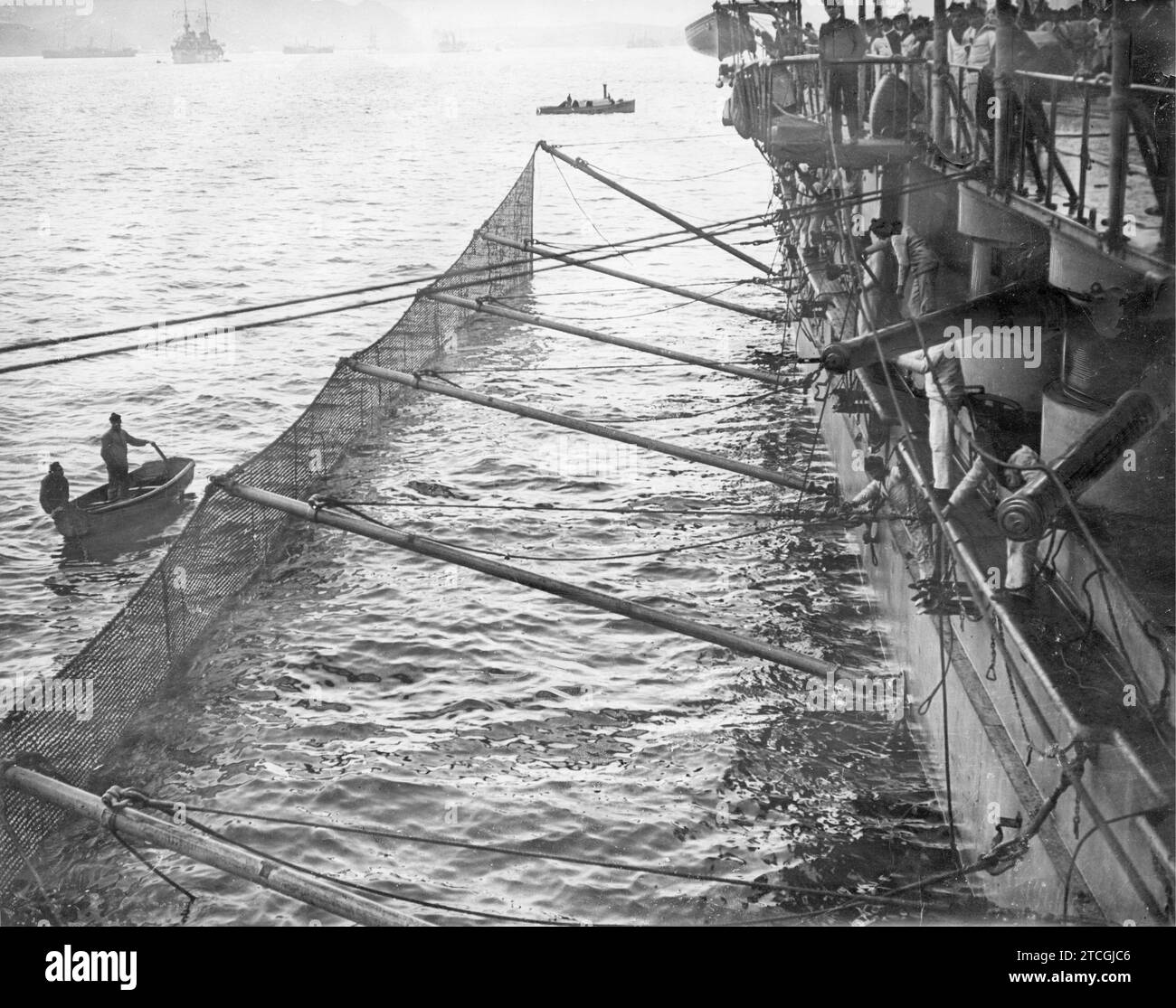 03/31/1917. The War at Sea. Placement of the Protective Net against ...