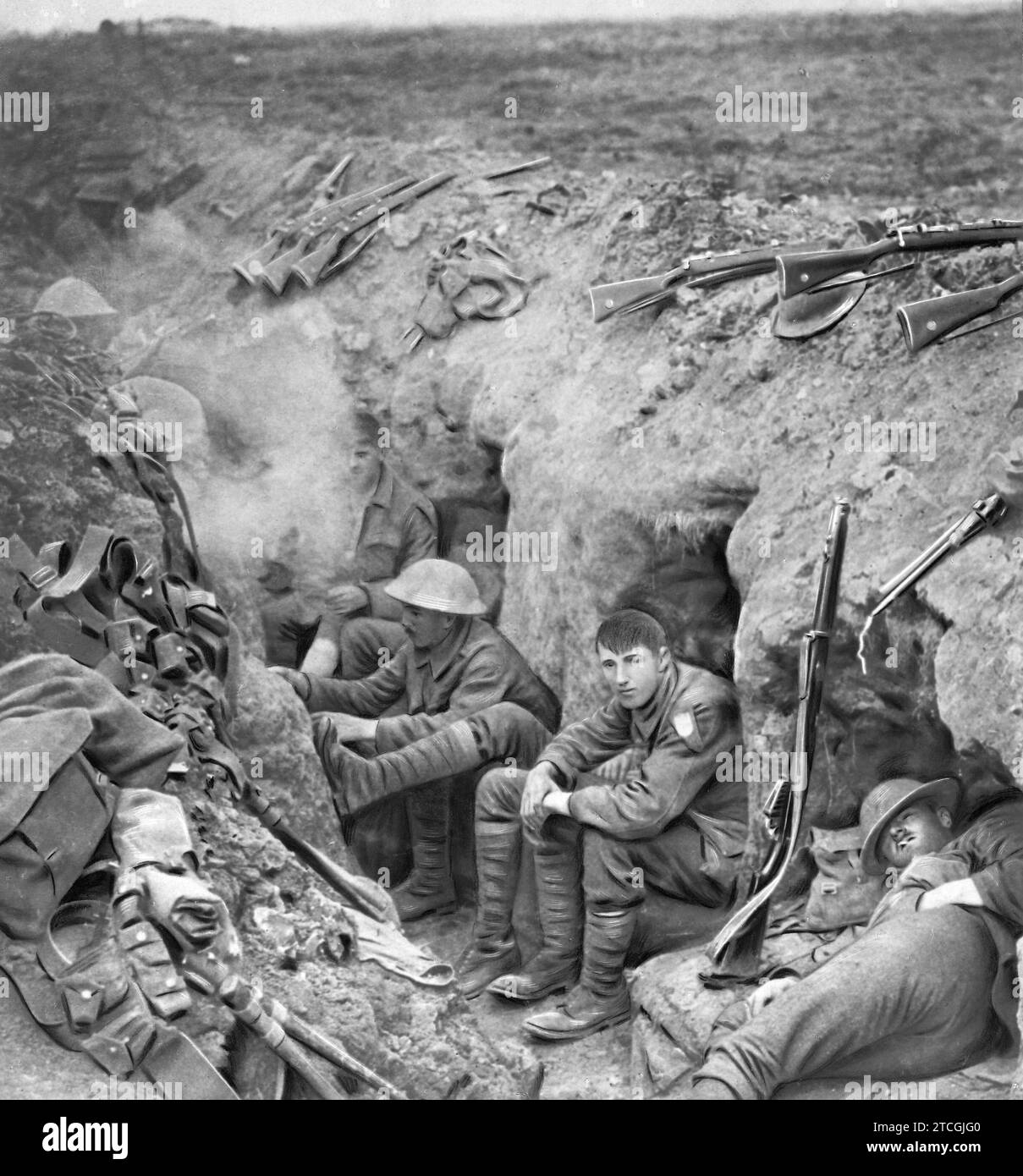 English soldiers trenches hi-res stock photography and images - Alamy