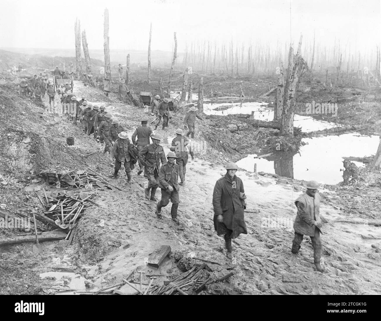 English soldiers trenches hi-res stock photography and images - Alamy
