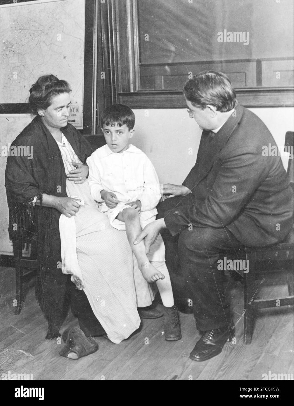 11/01/1916. Infantile paralysis. Dr. Nichols, head of the New York ...
