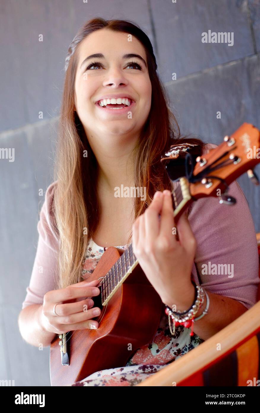 Paula rosas cantantes hi-res stock photography and images - Alamy