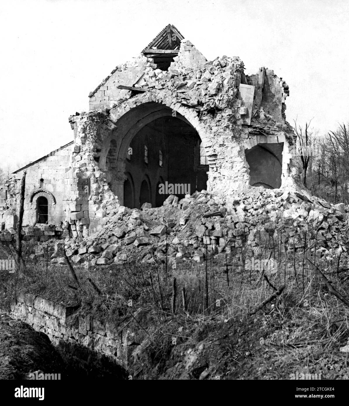 03/31/1917. The Destroys of War. Ruins of the church at Tracy-Le-Val ...